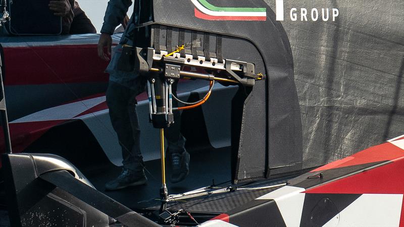 Boomless mainsail control - Luna Rossa Prada Pirelli - LEQ12 - October ...