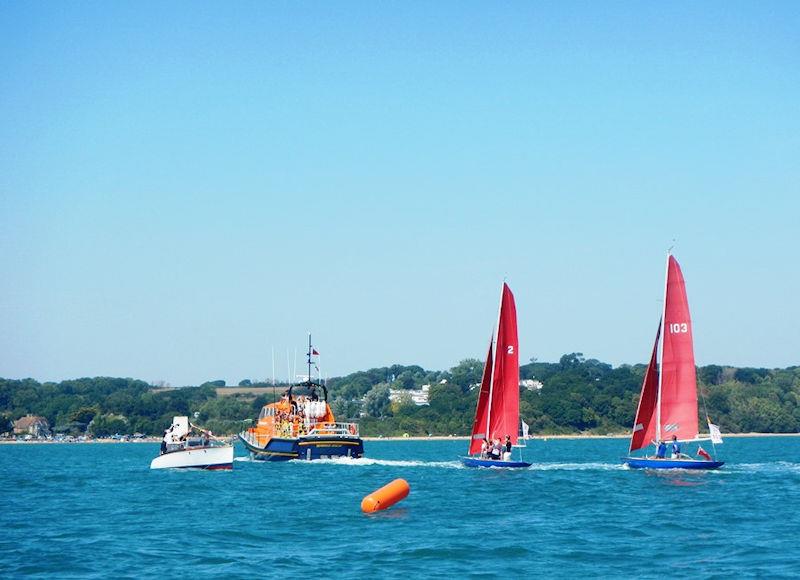 Bembridge keelboat racing - 12th August 2022 sailpast