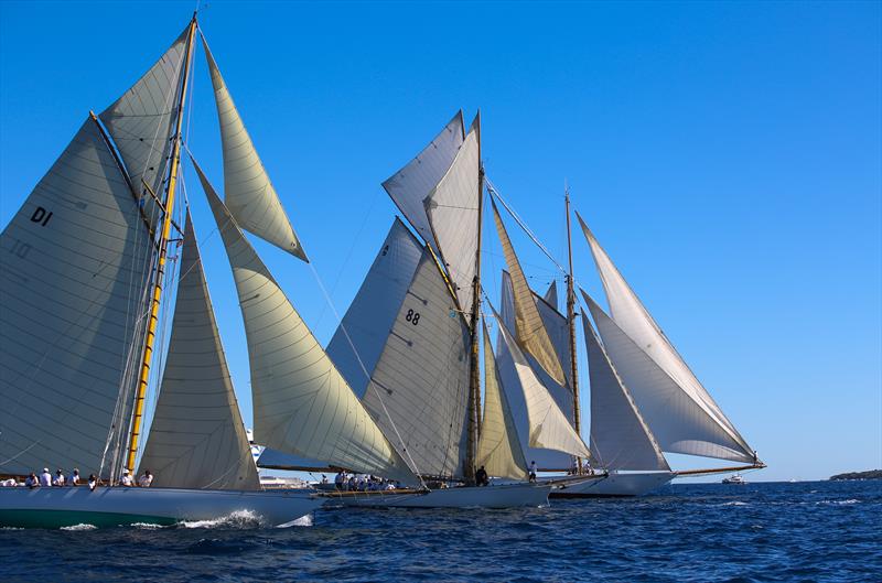 Racing Classic Yachts