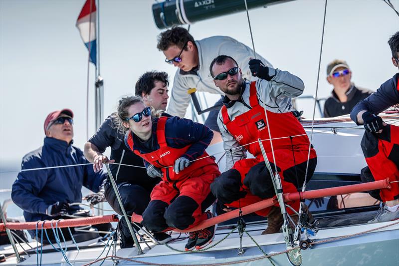 The team on the Army Sailing Association's Fujitsu British Soldier at ...