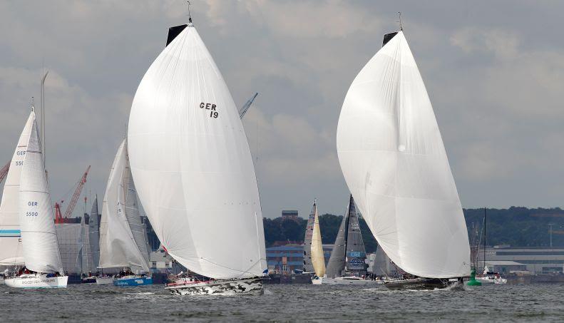 Perfect performance of 'Tonnerre de Breskens' (right) - owner Piet ...