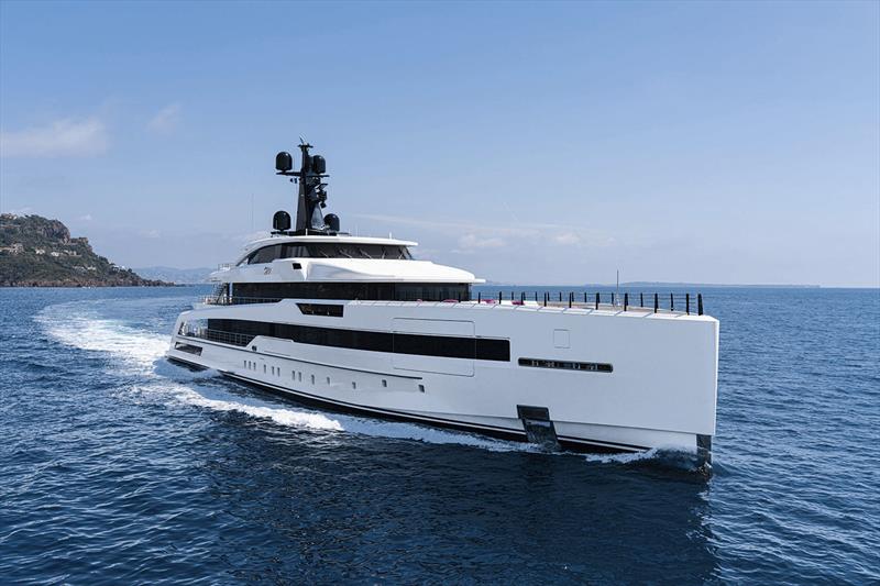 CRN M/Y RIO 62m
