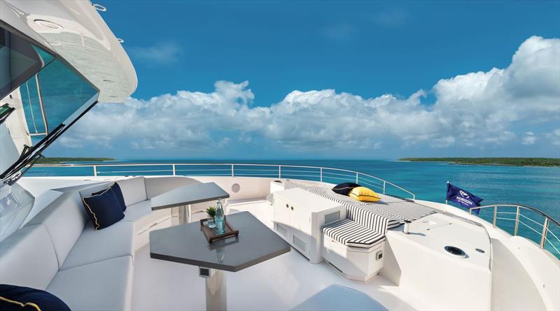 Tri-deck FD100 Hull 7 - Uppermost deck - Expandable dining table