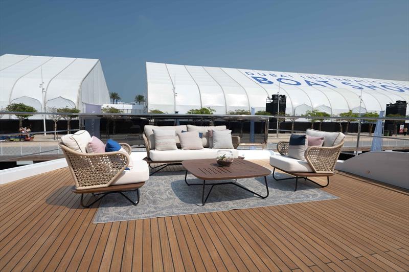 Majesty 111 Superyacht - Aft seating area (upper deck)
