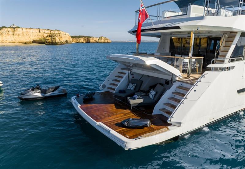 Sunseeker 100 Yacht - Bathing platform