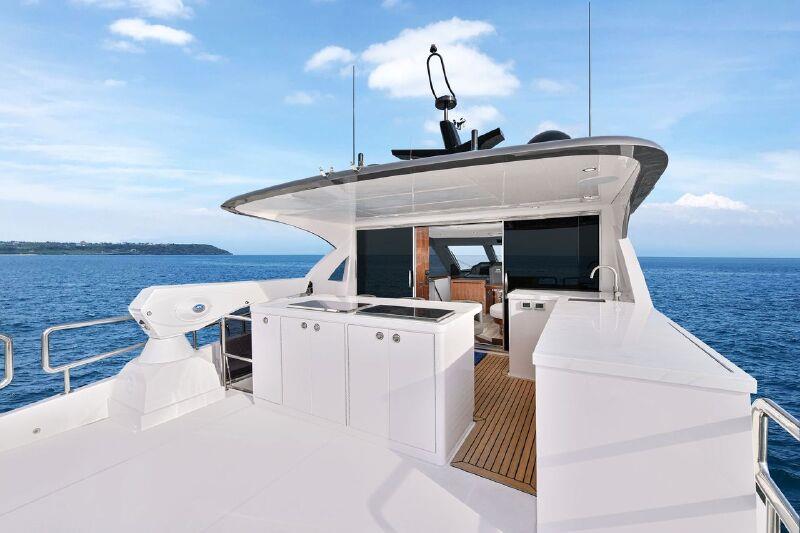 Horizon E75 Hull 82 - Bridge Deck Aft